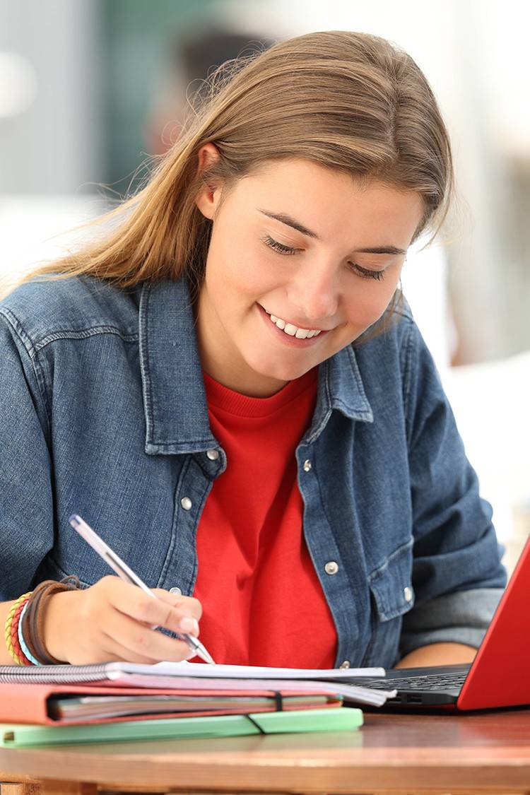 University students can now apply for the Santander Futuro 2021 ...