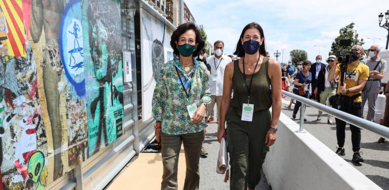 Las obras del Espacio Pereda se visten con el arte de catorce artistas ...