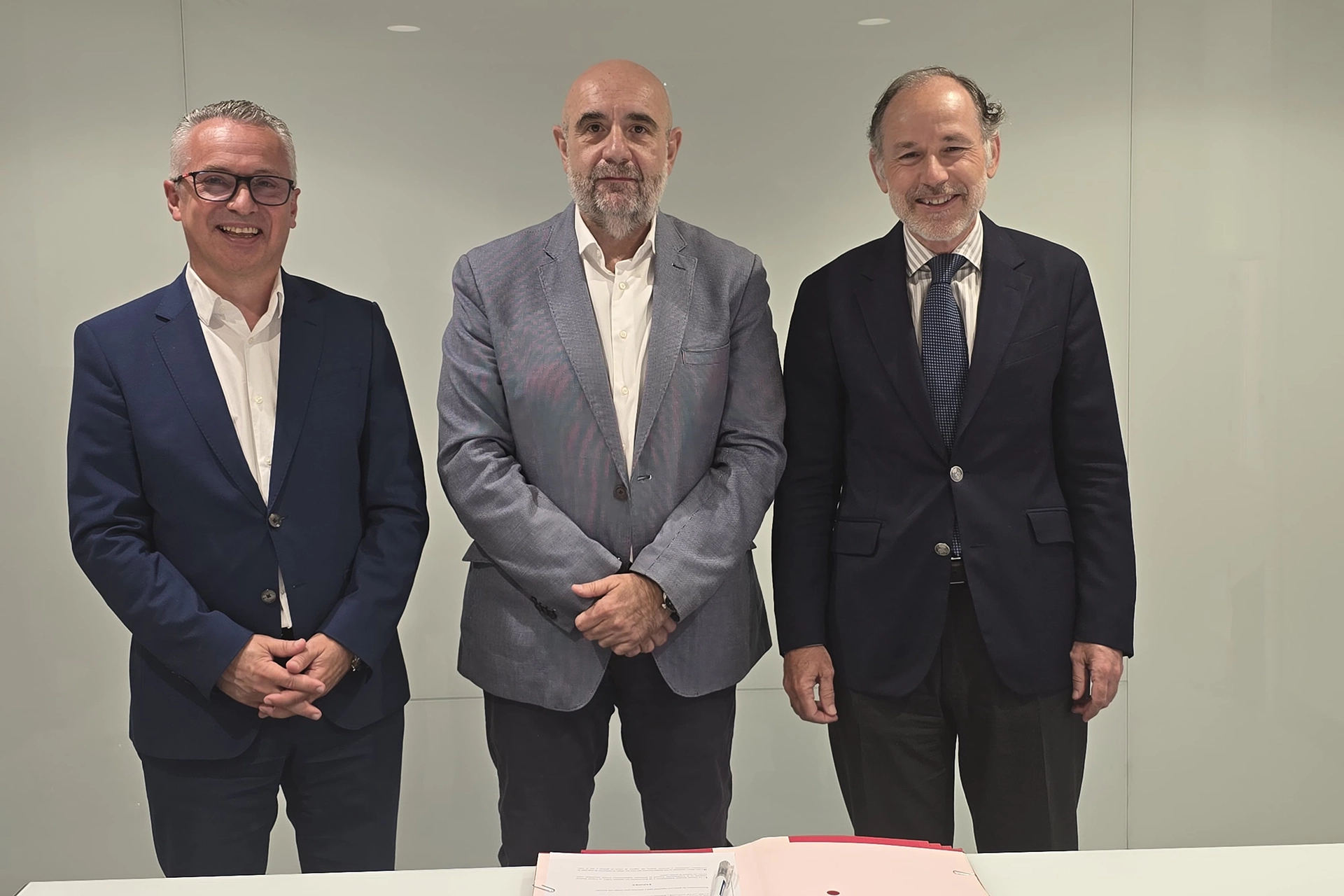 Santander firma un convenio con CSIF para ampliar las ventajas a los ...